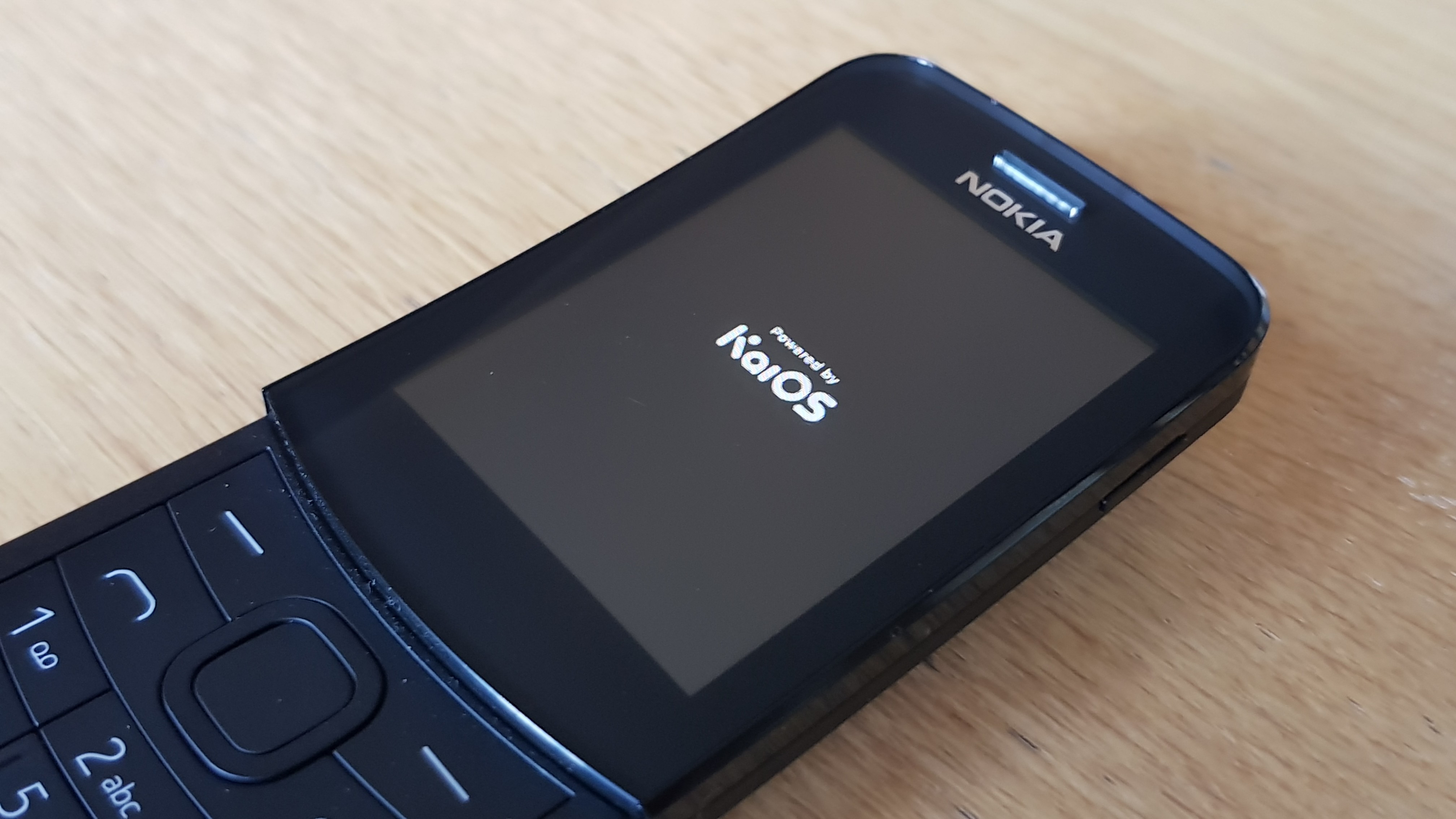 High-tech: le test multimédia et amusé du vintage Nokia 8110 4G!